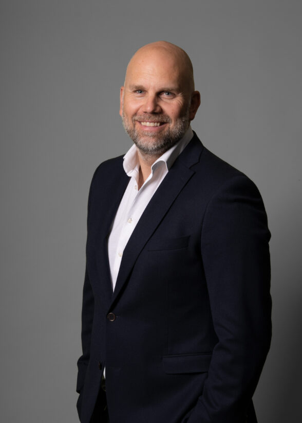 Contact - Iconics Management