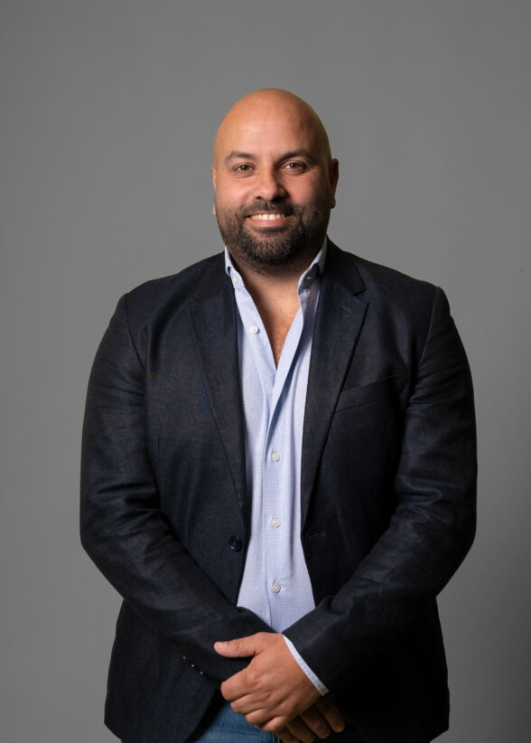 Contact - Iconics Management